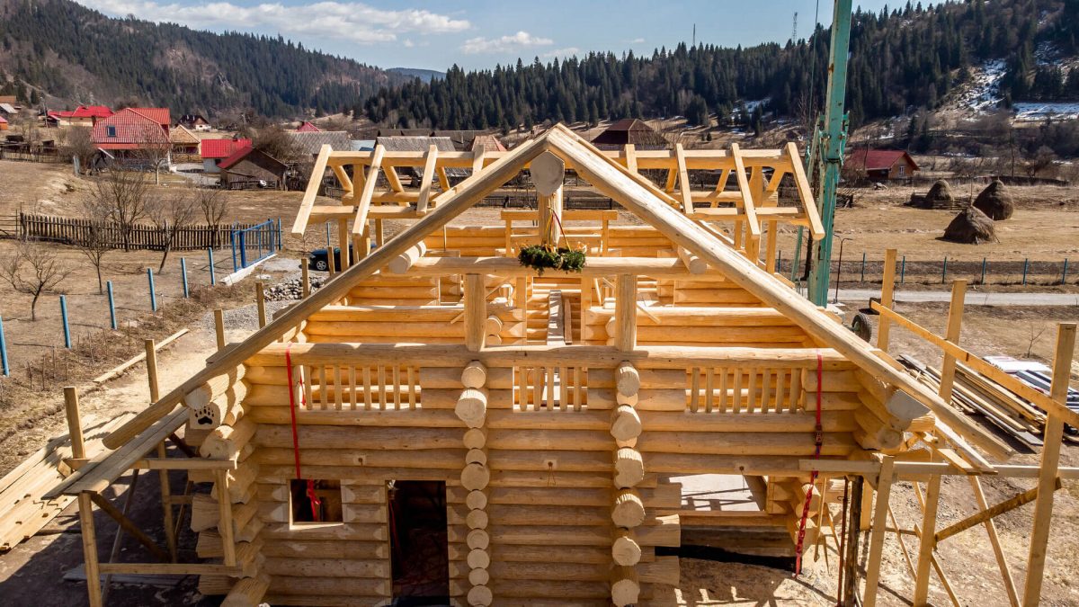 Case din lemn rotund - TLH - constructii din lemn rotund